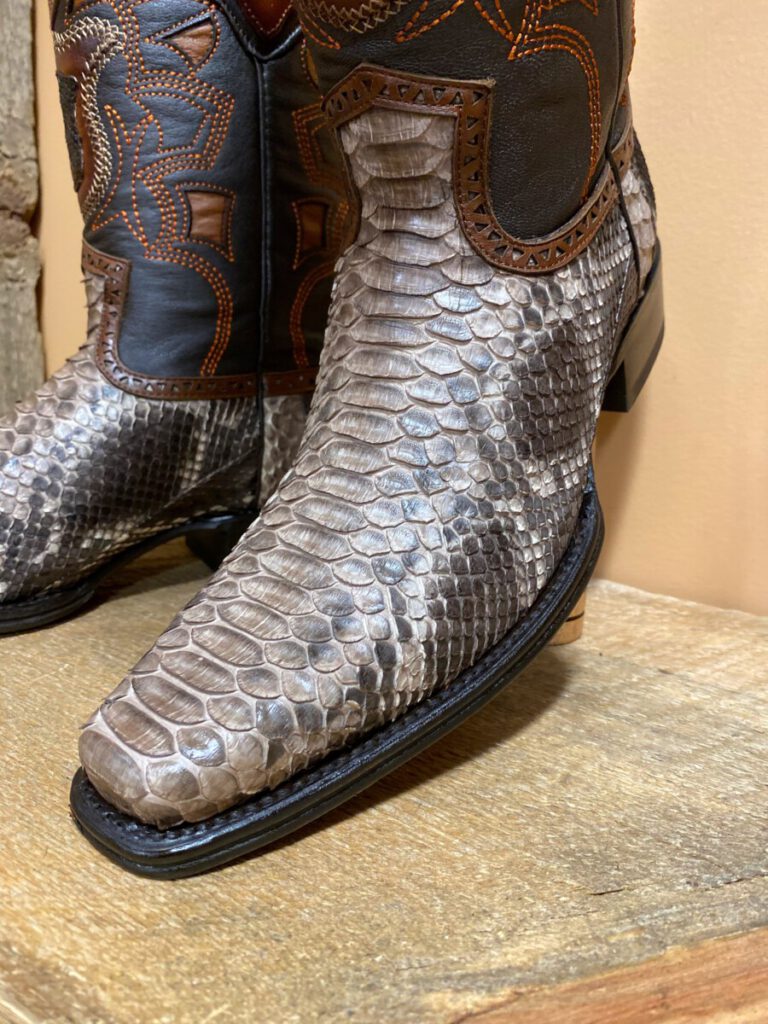 Los Altos – Mens Narrow Square Toe Phyton Rustic Brown – El Potrerito